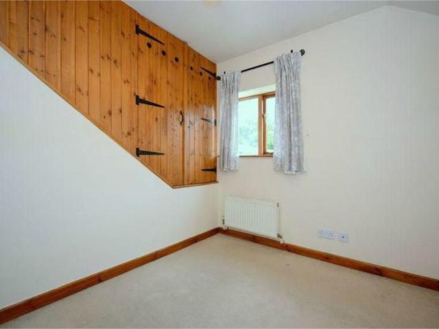 2 bedroom end of terrace house to rent