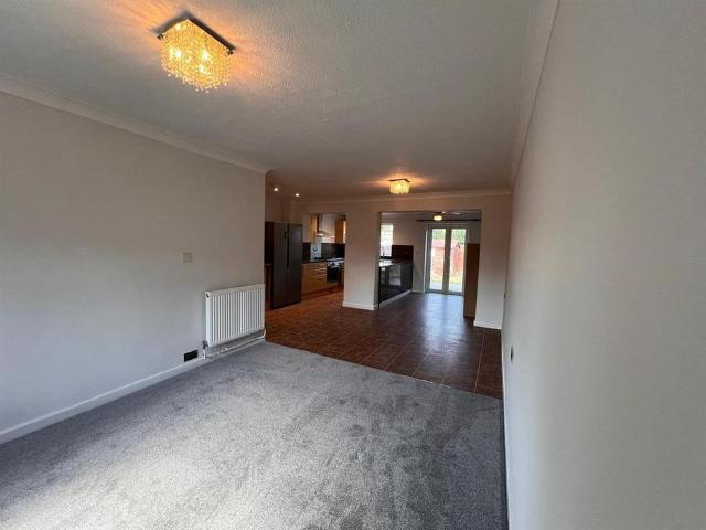 2 bedroom end of terrace house to rent