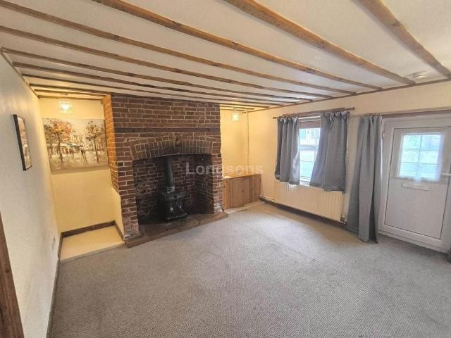 2 bedroom end of terrace house to rent