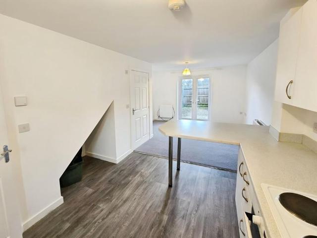 2 bedroom end of terrace house to rent