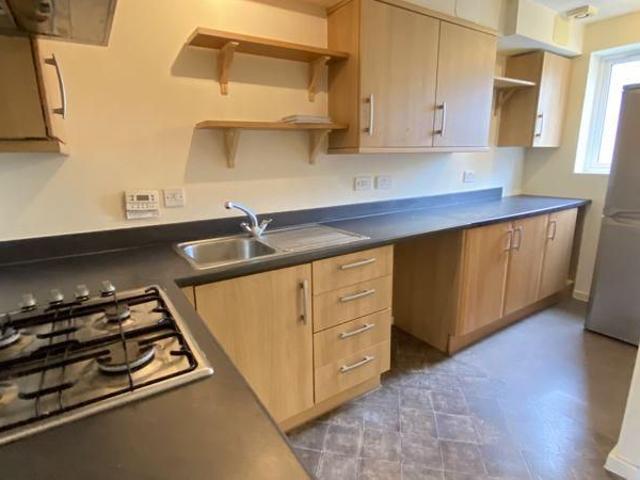 2 bedroom end of terrace house to rent