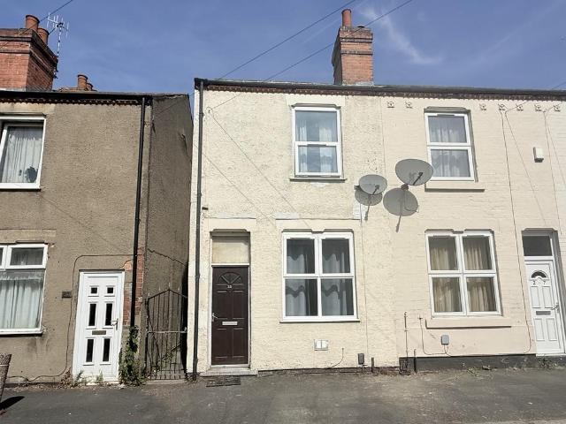 2 bedroom end of terrace house to rent
