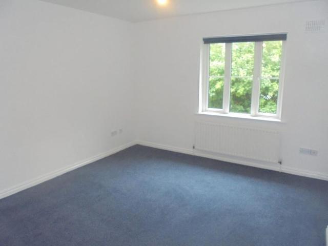 2 bedroom end of terrace house to rent