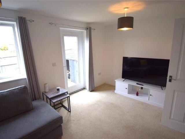 2 bedroom end of terrace house to rent