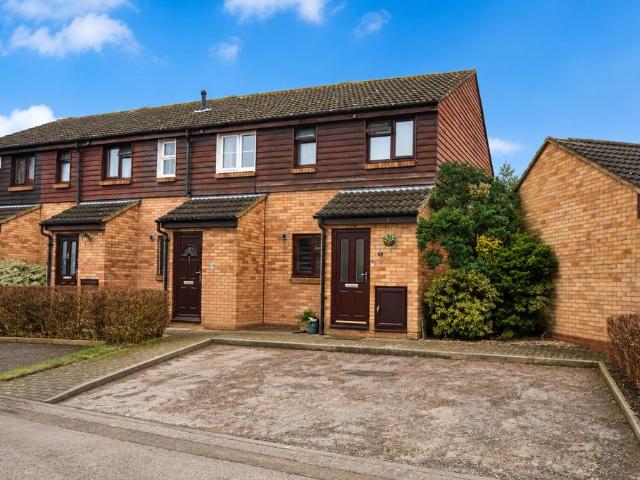 2 bedroom end of terrace house to rent