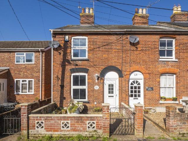 2 bedroom end of terrace house to rent