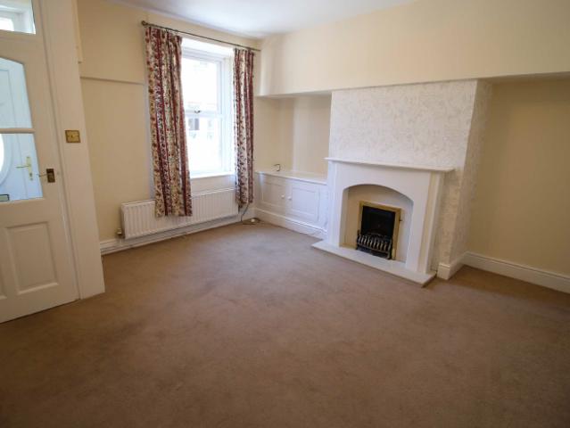 2 bedroom end of terrace house to rent