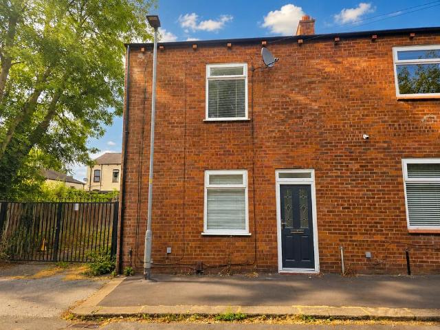 2 bedroom end of terrace house to rent