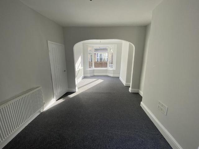 2 bedroom end of terrace house to rent