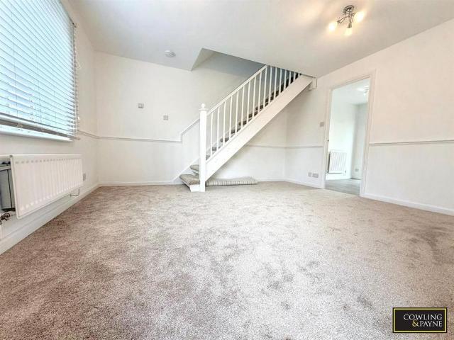 2 bedroom end of terrace house to rent