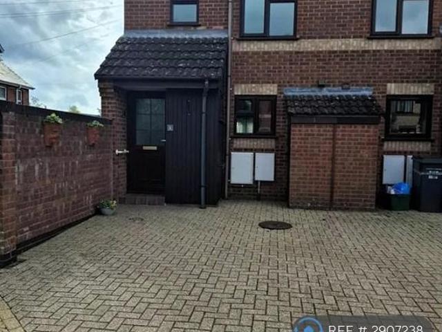 2 bedroom end of terrace house to rent