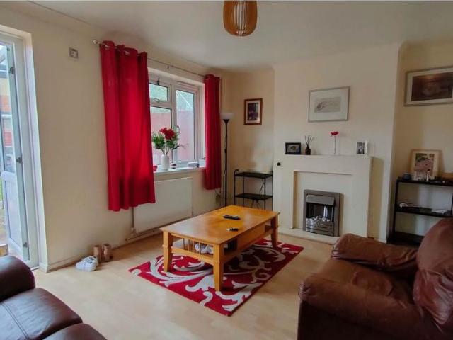 2 bedroom end of terrace house to rent