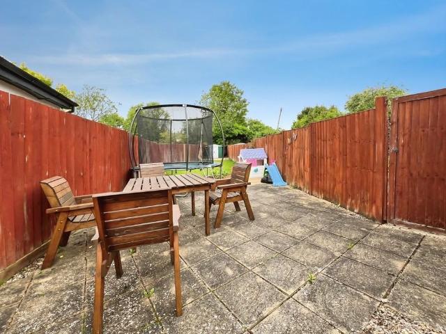 2 bedroom end of terrace house to rent