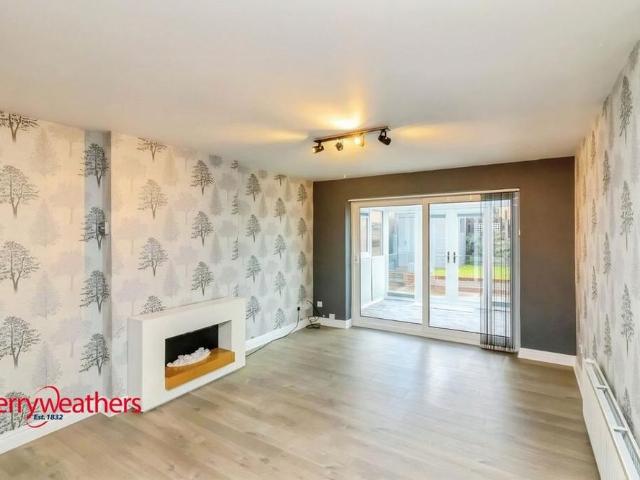 2 bedroom end of terrace house to rent
