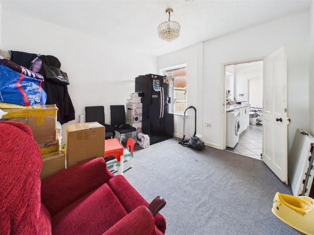 2 bedroom End of terrace house to rent