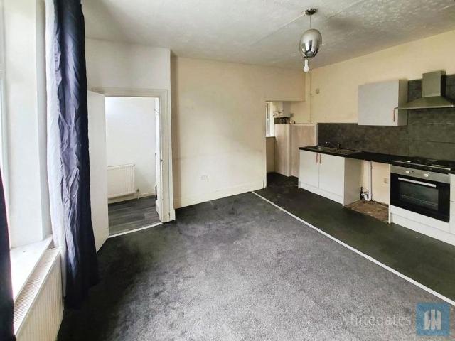 2 bedroom end of terrace house to rent