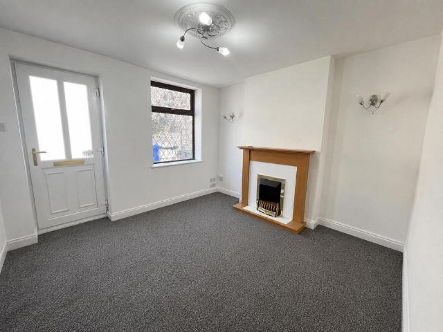 2 bedroom end of terrace house to rent