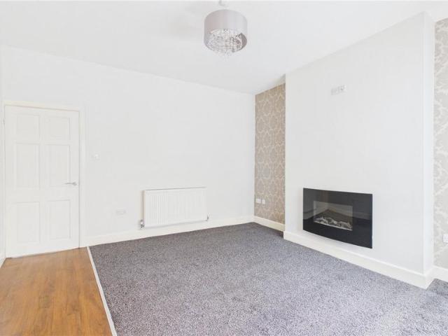 2 bedroom end of terrace house to rent