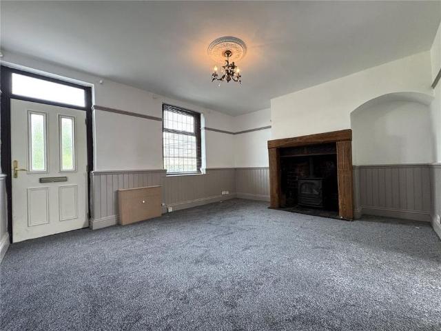 2 bedroom end of terrace house to rent