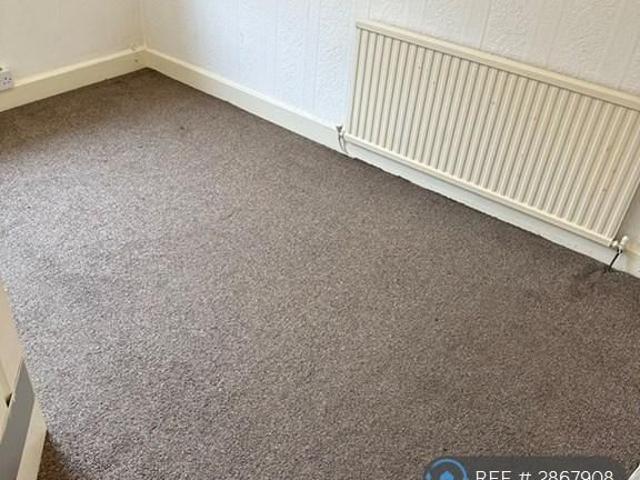 2 bedroom end of terrace house to rent