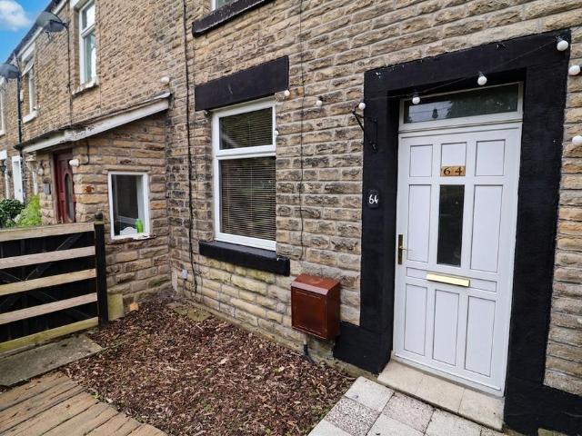 2 bedroom end of terrace house to rent