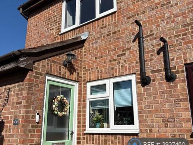 2 bedroom end of terrace house to rent