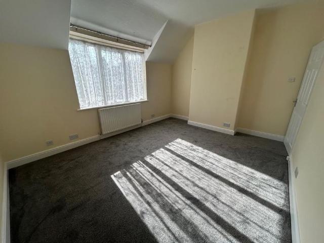 2 bedroom end of terrace house to rent
