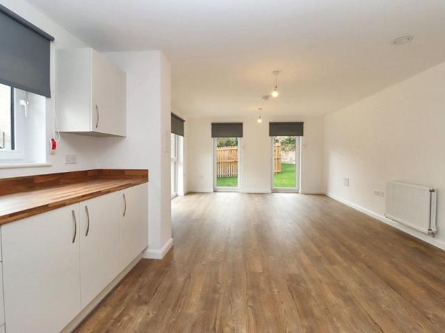 2 bedroom end of terrace house to rent