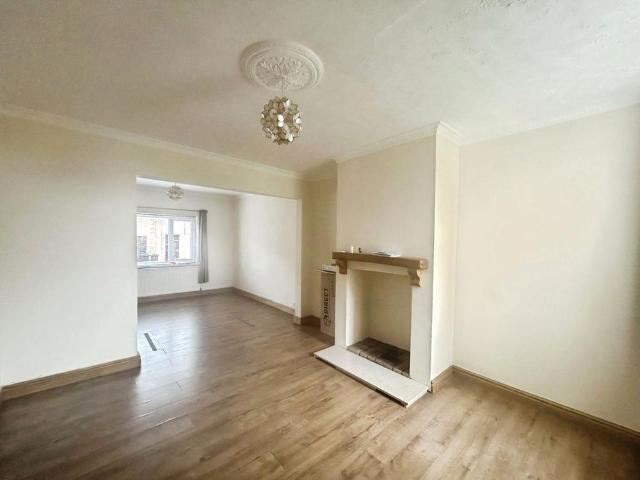 2 bedroom end of terrace house to rent