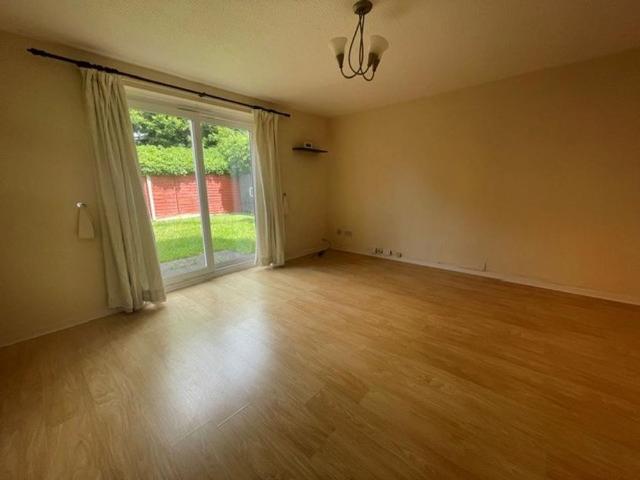2 bedroom end of terrace house to rent
