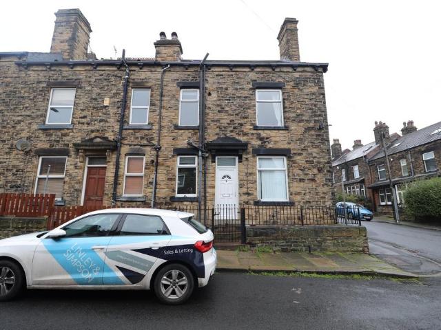 2 bedroom end of terrace house to rent