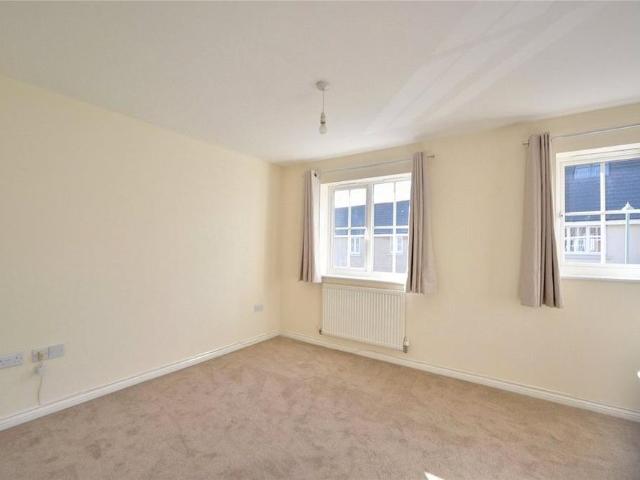 2 bedroom end of terrace house to rent