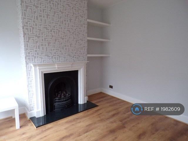 2 bedroom end of terrace house to rent