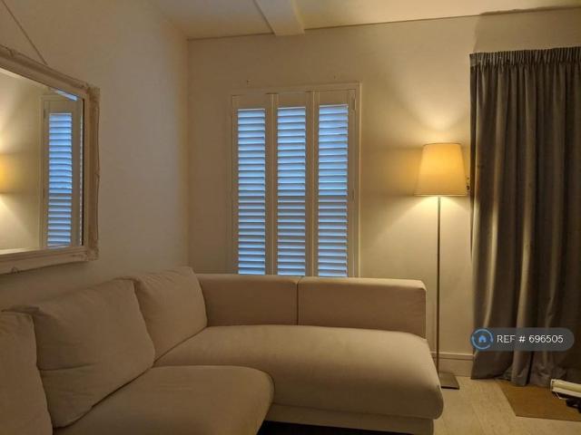 2 bedroom end of terrace house to rent