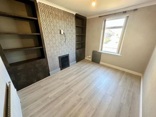 2 bedroom end of terrace house to rent