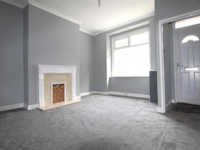 2 bedroom end of terrace house to rent