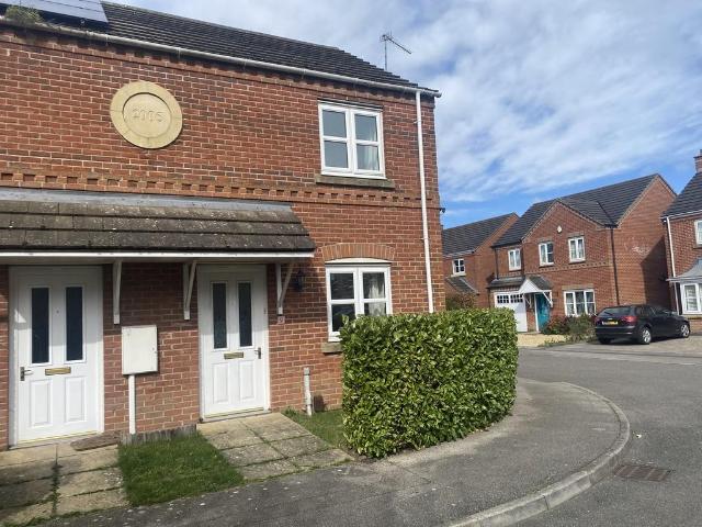 2 bedroom end of terrace house to rent
