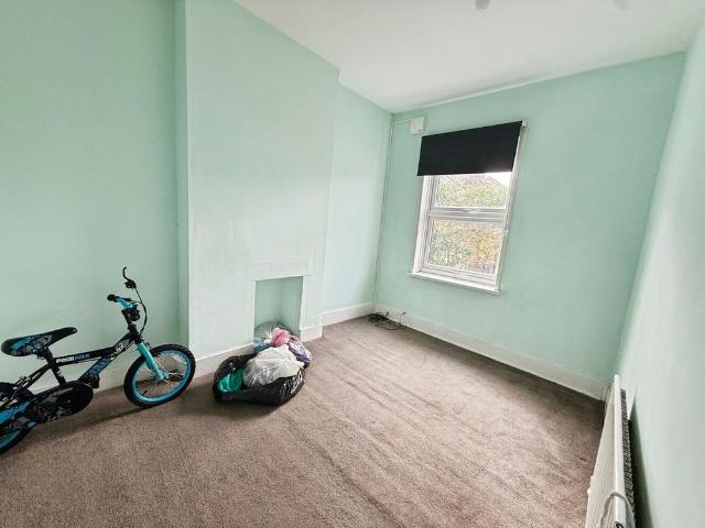 2 bedroom end of terrace house to rent
