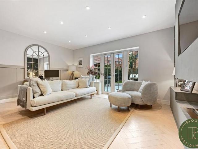 2 bedroom end of terrace house to rent