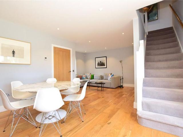2 bedroom end of terrace house to rent