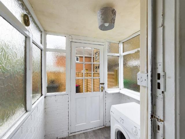 2 bedroom end of terrace house to rent