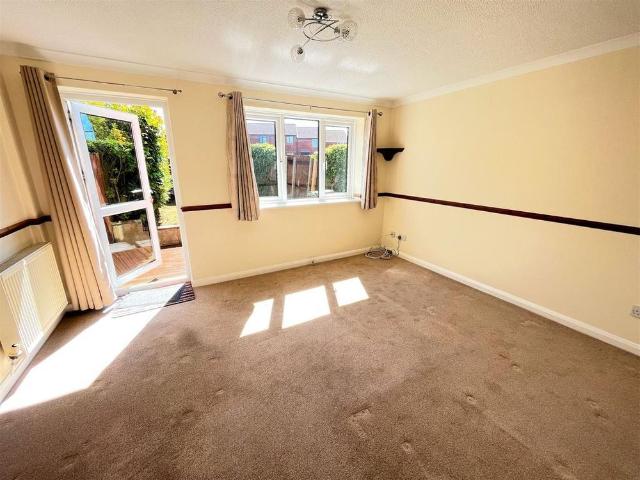 2 bedroom end of terrace house to rent