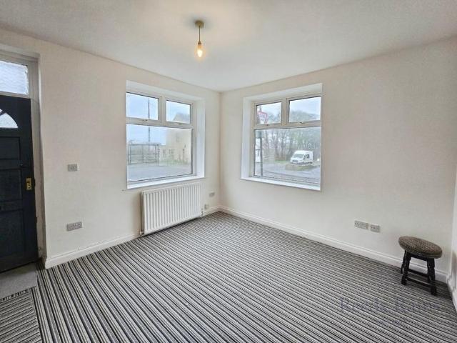 2 bedroom end of terrace house to rent