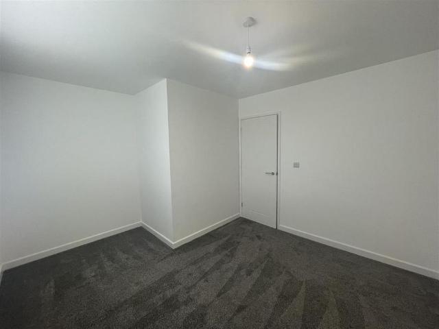 2 bedroom end of terrace house to rent