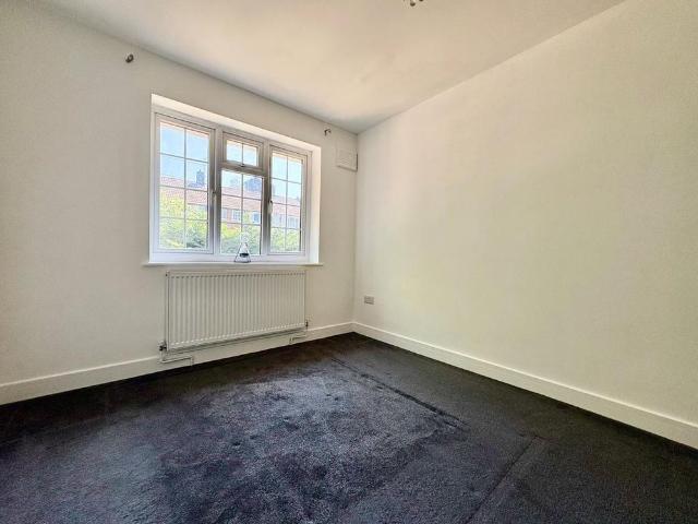 2 bedroom end of terrace house to rent