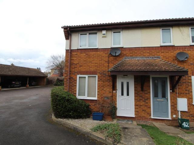 2 bedroom end of terrace house to rent