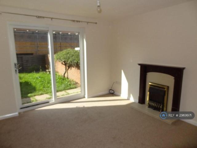 2 bedroom end of terrace house to rent