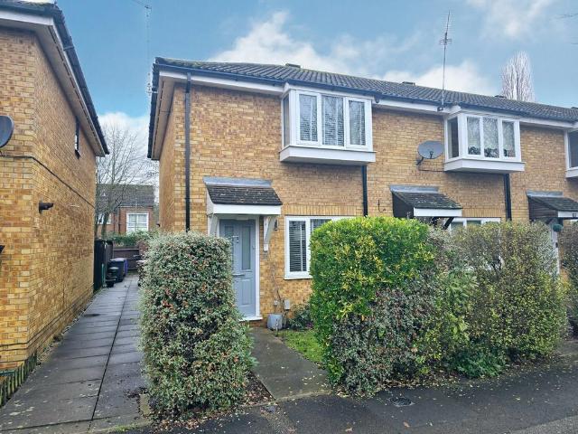 2 bedroom end of terrace house to rent