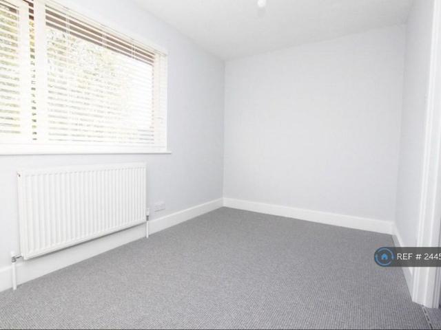 2 bedroom end of terrace house to rent