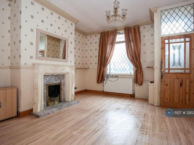 2 bedroom end of terrace house to rent